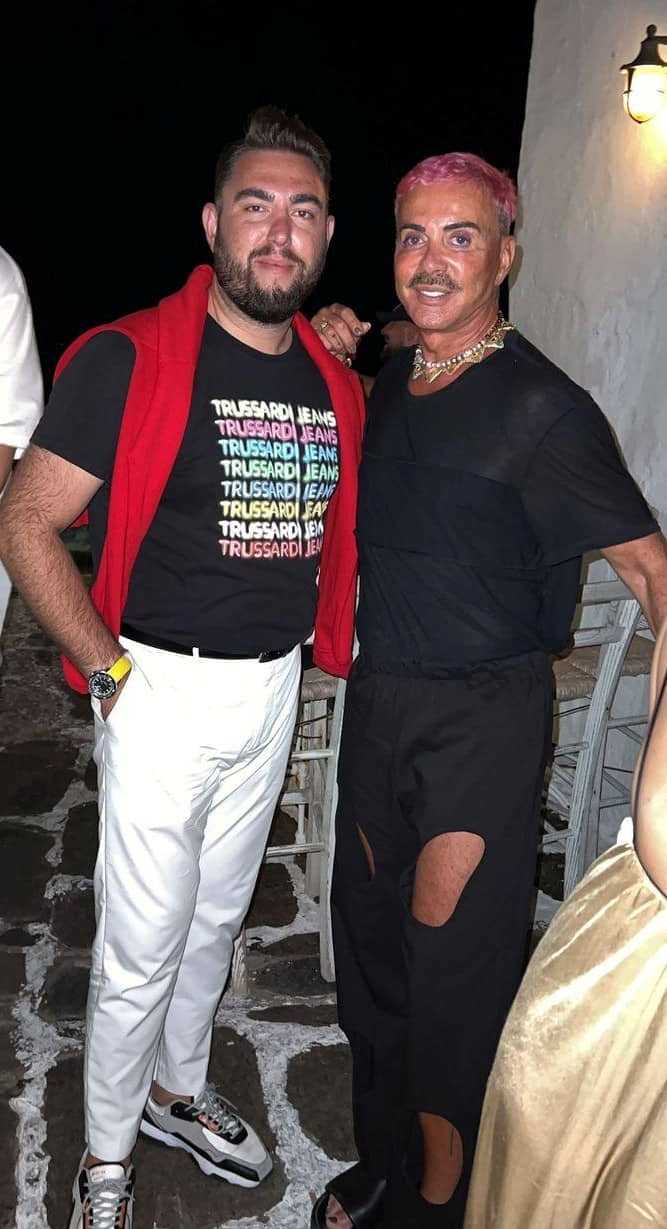 Όταν ο George συνάντησε τον Λάκη...στο Linardo της Πάρου ...