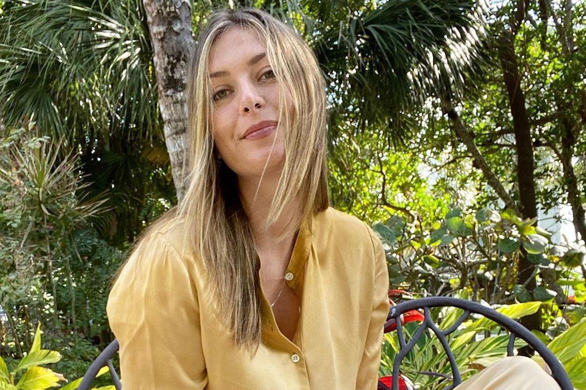 Η Maria Sharapova απολαμβάνει τον ελληνικό ήλιο του Οκτωβρίου ...